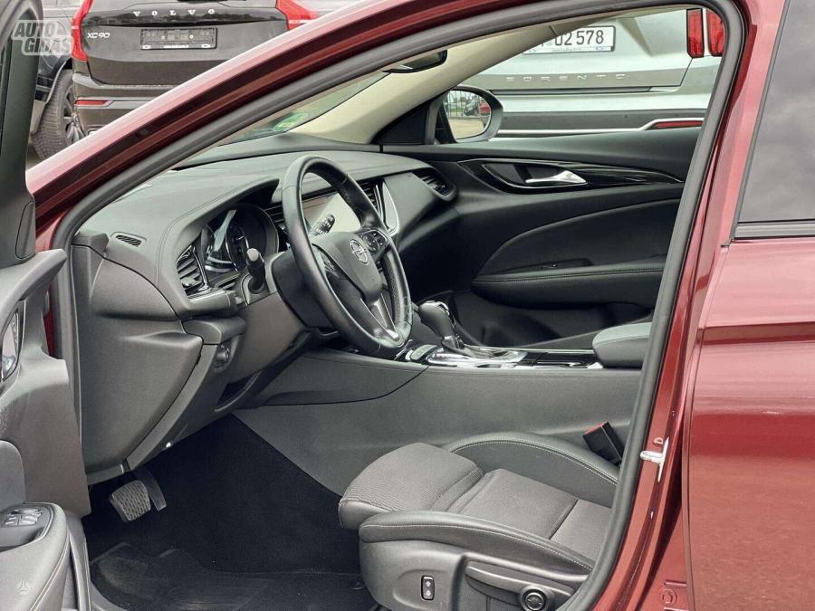 Red Opel Insignia 2019 in Marijampole, with an engine capacity of 2.00 L and mileage of 298 thousand km for 10450 €, photo 17 on AUTOMOTO.COM.LV