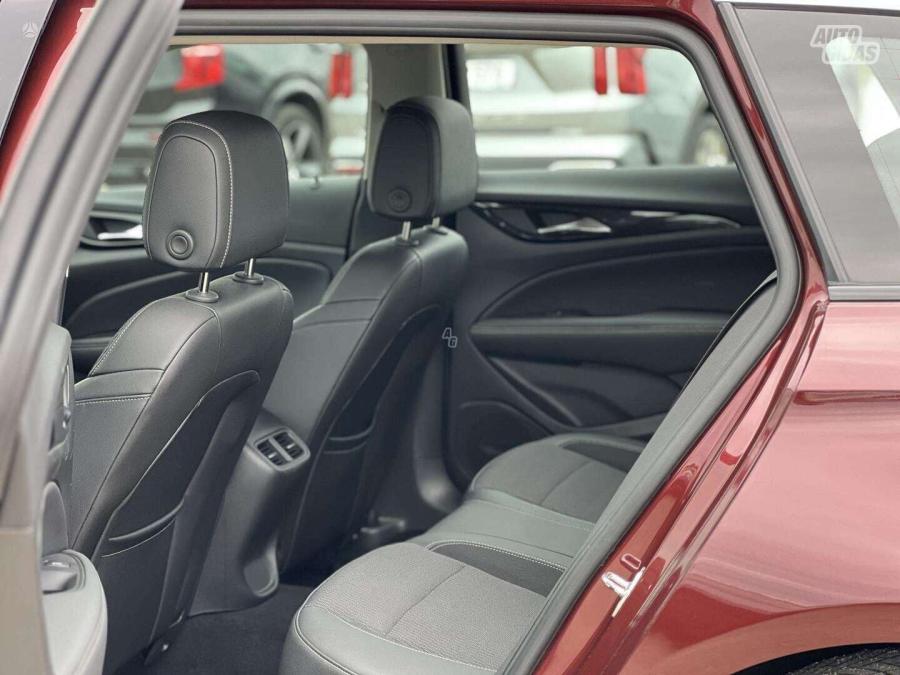 Red Opel Insignia 2019 in Marijampole, with an engine capacity of 2.00 L and mileage of 298 thousand km for 10450 €, photo 18 on AUTOMOTO.COM.LV