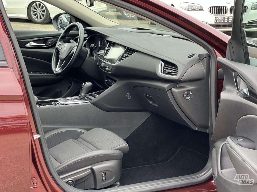 Red Opel Insignia 2019 in Marijampole, with an engine capacity of 2.00 L and mileage of 298 thousand km for 10450 €, photo 21 on AUTOMOTO.COM.LV