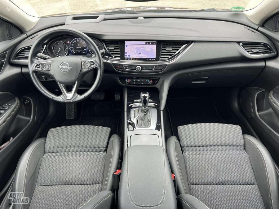 Red Opel Insignia 2019 in Marijampole, with an engine capacity of 2.00 L and mileage of 298 thousand km for 10450 €, photo 24 on AUTOMOTO.COM.LV