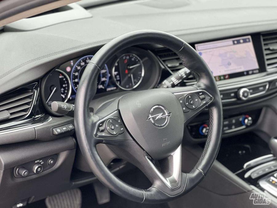 Red Opel Insignia 2019 in Marijampole, with an engine capacity of 2.00 L and mileage of 298 thousand km for 10450 €, photo 26 on AUTOMOTO.COM.LV