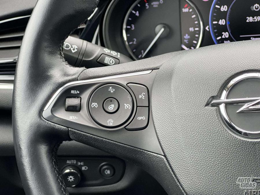 Red Opel Insignia 2019 in Marijampole, with an engine capacity of 2.00 L and mileage of 298 thousand km for 10450 €, photo 30 on AUTOMOTO.COM.LV
