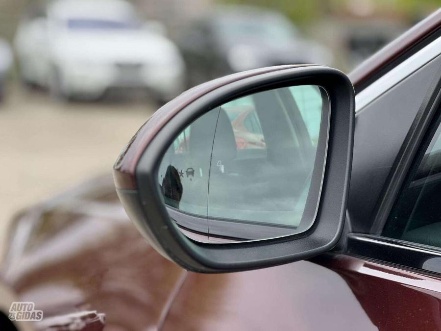 Red Opel Insignia 2019 in Marijampole, with an engine capacity of 2.00 L and mileage of 298 thousand km for 10450 €, photo 35 on AUTOMOTO.COM.LV