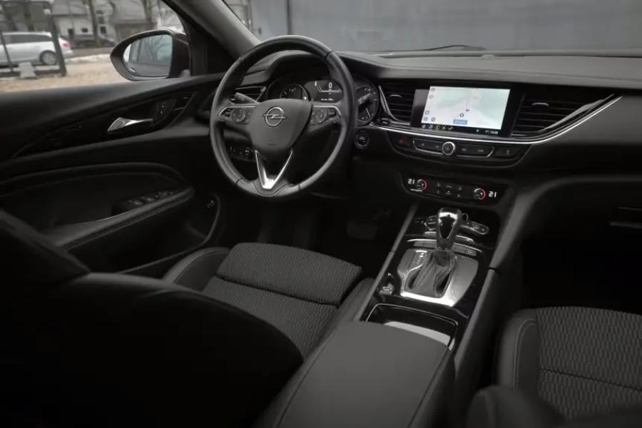 Sarkans Opel Insignia 2019 Jelgava, ar dzinēja tilpumu 2.00 L un nobraukumu 154 tūkst. km par 15400 €, foto 9 vietnē AUTOMOTO.COM.LV
