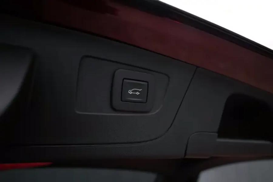 Sarkans Opel Insignia 2019 Jelgava, ar dzinēja tilpumu 2.00 L un nobraukumu 154 tūkst. km par 15400 €, foto 19 vietnē AUTOMOTO.COM.LV