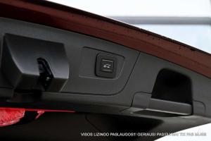 Red Opel Insignia 2019 in Kretinga, with an engine capacity of 1.60 L and mileage of 147 thousand km for 10999 €, photo 17 on AUTOMOTO.COM.LV
