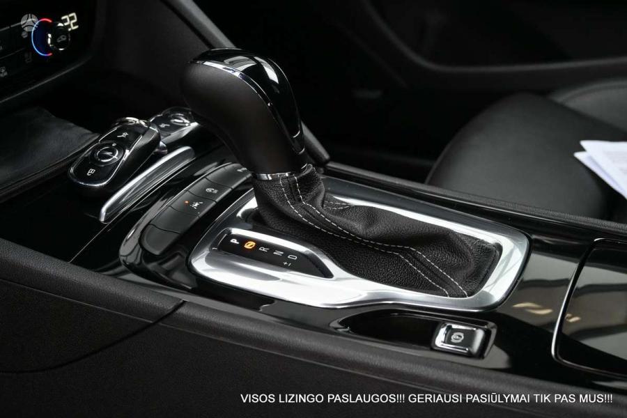 Red Opel Insignia 2019 in Kretinga, with an engine capacity of 1.60 L and mileage of 147 thousand km for 10999 €, photo 26 on AUTOMOTO.COM.LV