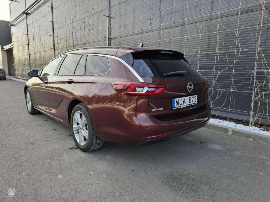Red Opel Insignia 2019 in Vilnius, with an engine capacity of 1.96 L and mileage of 282 thousand km for 7900 €, photo 7 on AUTOMOTO.COM.LV