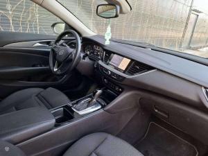 Red Opel Insignia 2019 in Vilnius, with an engine capacity of 1.96 L and mileage of 282 thousand km for 7900 €, photo 13 on AUTOMOTO.COM.LV