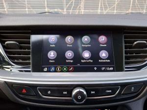 Red Opel Insignia 2019 in Vilnius, with an engine capacity of 1.96 L and mileage of 282 thousand km for 7900 €, photo 21 on AUTOMOTO.COM.LV