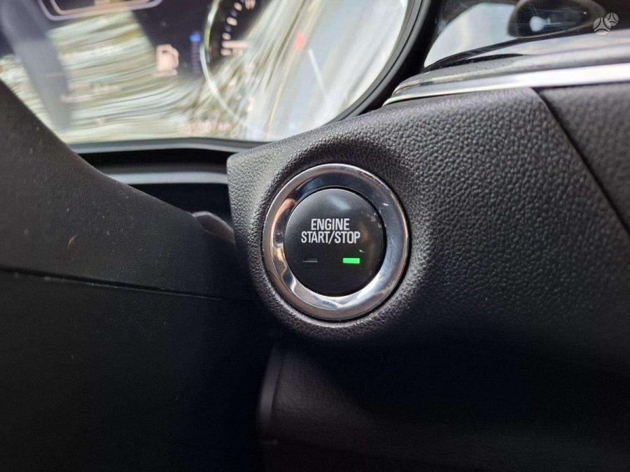 Red Opel Insignia 2019 in Vilnius, with an engine capacity of 1.96 L and mileage of 282 thousand km for 7900 €, photo 22 on AUTOMOTO.COM.LV