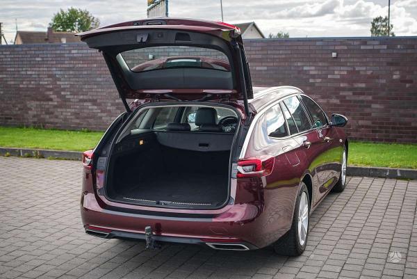 Red Opel Insignia 2019 in Marijampole, with an engine capacity of 1.96 L and mileage of 298 thousand km for 9550 €, photo 11 on AUTOMOTO.COM.LV