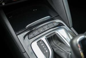 Red Opel Insignia 2019 in Marijampole, with an engine capacity of 1.96 L and mileage of 298 thousand km for 9550 €, photo 21 on AUTOMOTO.COM.LV