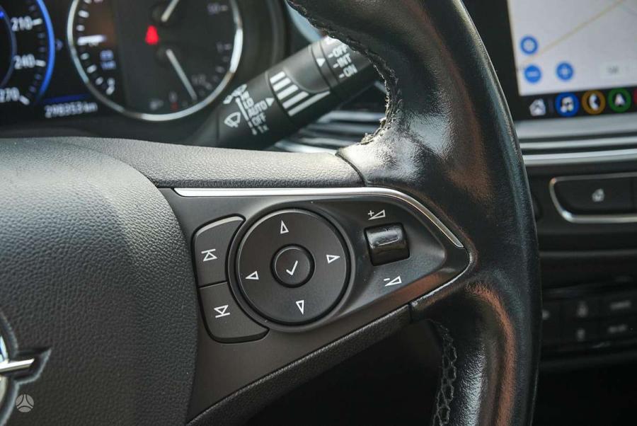 Red Opel Insignia 2019 in Marijampole, with an engine capacity of 1.96 L and mileage of 298 thousand km for 9550 €, photo 23 on AUTOMOTO.COM.LV
