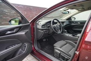 Red Opel Insignia 2019 in Marijampole, with an engine capacity of 1.96 L and mileage of 298 thousand km for 9550 €, photo 26 on AUTOMOTO.COM.LV