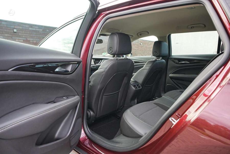 Red Opel Insignia 2019 in Marijampole, with an engine capacity of 1.96 L and mileage of 298 thousand km for 9550 €, photo 34 on AUTOMOTO.COM.LV