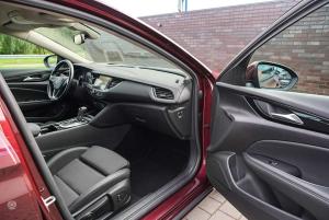 Red Opel Insignia 2019 in Marijampole, with an engine capacity of 1.96 L and mileage of 298 thousand km for 9550 €, photo 38 on AUTOMOTO.COM.LV