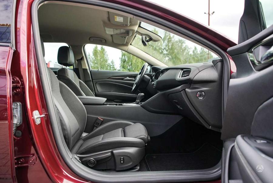 Red Opel Insignia 2019 in Marijampole, with an engine capacity of 1.96 L and mileage of 298 thousand km for 9550 €, photo 40 on AUTOMOTO.COM.LV