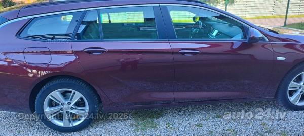 Red Opel Insignia 2020 in Mustvee, with an engine capacity of 1.60 L and mileage of 228 thousand km for 9000 €, photo 10 on AUTOMOTO.COM.LV