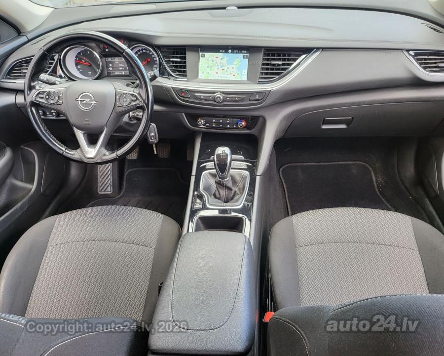 Red Opel Insignia 2020 in Tallinn, with an engine capacity of 1.60 L and mileage of 229 thousand km for 9900 €, photo 6 on AUTOMOTO.COM.LV
