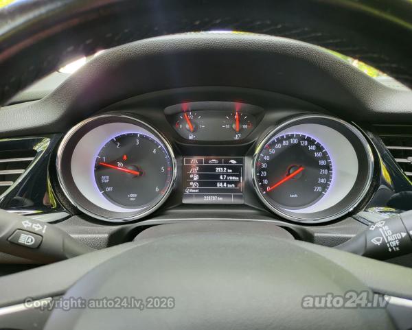 Opel Insignia 2020 in Tallinn on AUTOMOTO.COM.LV Red Opel Insignia 2020 in Tallinn, with an engine capacity of 1.60 L and mileage of 229 thousand km for 9900 €, photo 10 on AUTOMOTO.COM.LV