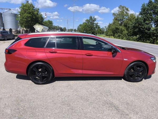 Red Opel Insignia 2021 in Joniskis, with an engine capacity of 2.00 L and mileage of 220 thousand km for 12850 €, photo 6 on AUTOMOTO.COM.LV