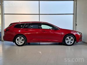 Красный Опель Инсигния 2022 в Рига, объемом двигателя 2.00 л и пробегом 48 тыс. км за 18500 €, фото 6 на AUTOMOTO.COM.LV