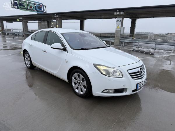 Opel Insignia 2009 in Vilnius, with an engine capacity of 2.00 L and mileage of 290 thousand km for 1500 €, photo 2 on AUTOMOTO.COM.LV