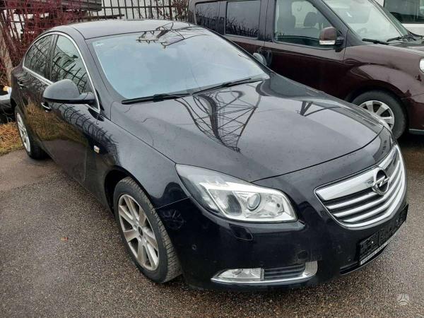 Opel Insignia 2009 in Marijampole, with an engine capacity of 1.96 L and mileage of 241 thousand km for 2250 €, photo 2 on AUTOMOTO.COM.LV
