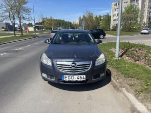 Opel Insignia 2009 in Vilnius, with an engine capacity of 1.80 L and mileage of 243 thousand km for 1250 €, photo 3 on AUTOMOTO.COM.LV