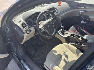 Opel Insignia 2009 in Vilnius, with an engine capacity of 1.80 L and mileage of 243 thousand km for 1250 €, photo 9 on AUTOMOTO.COM.LV