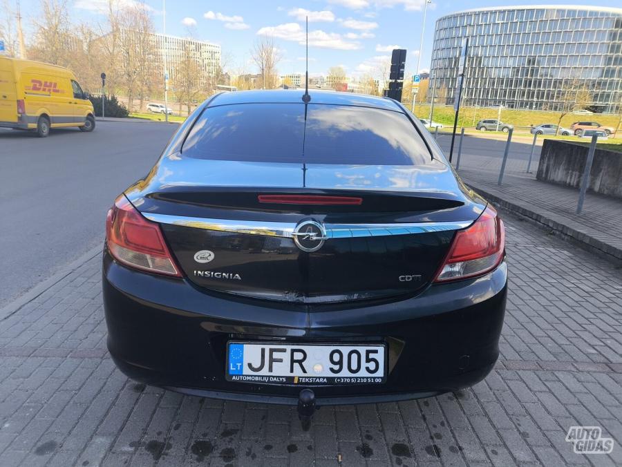 Opel Insignia 2009 in Vilnius, with an engine capacity of 2.00 L and mileage of 300 thousand km for 1290 €, photo 7 on AUTOMOTO.COM.LV