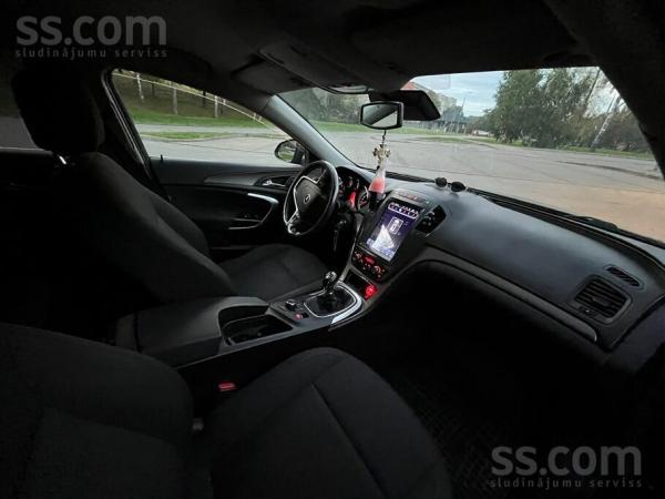 Opel Insignia 2009 in Rezekne, with an engine capacity of 2.00 L and mileage of 455 thousand km for 3200 €, photo 5 on AUTOMOTO.COM.LV