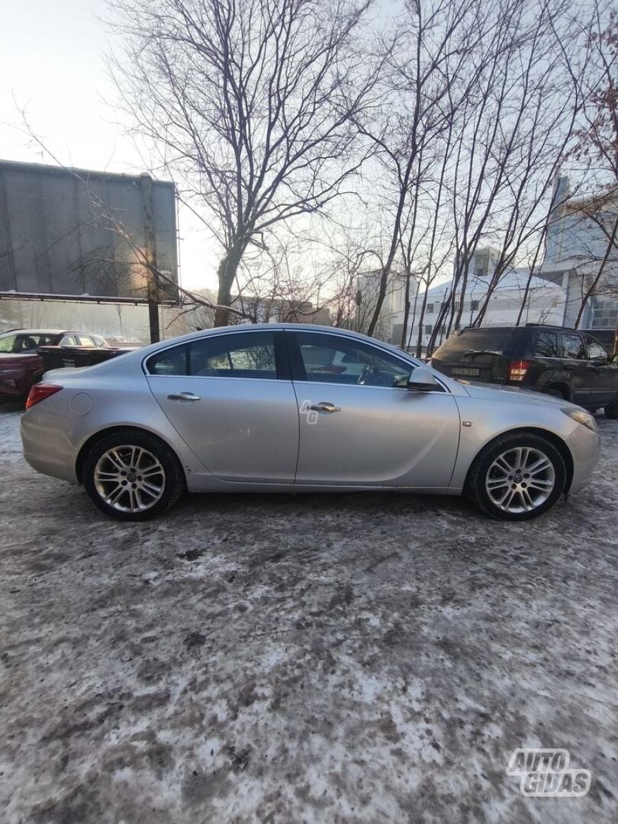 Opel Insignia 2010 in Vilnius, with an engine capacity of 2.00 L and mileage of 246 thousand km for 2500 €, photo 8 on AUTOMOTO.COM.LV