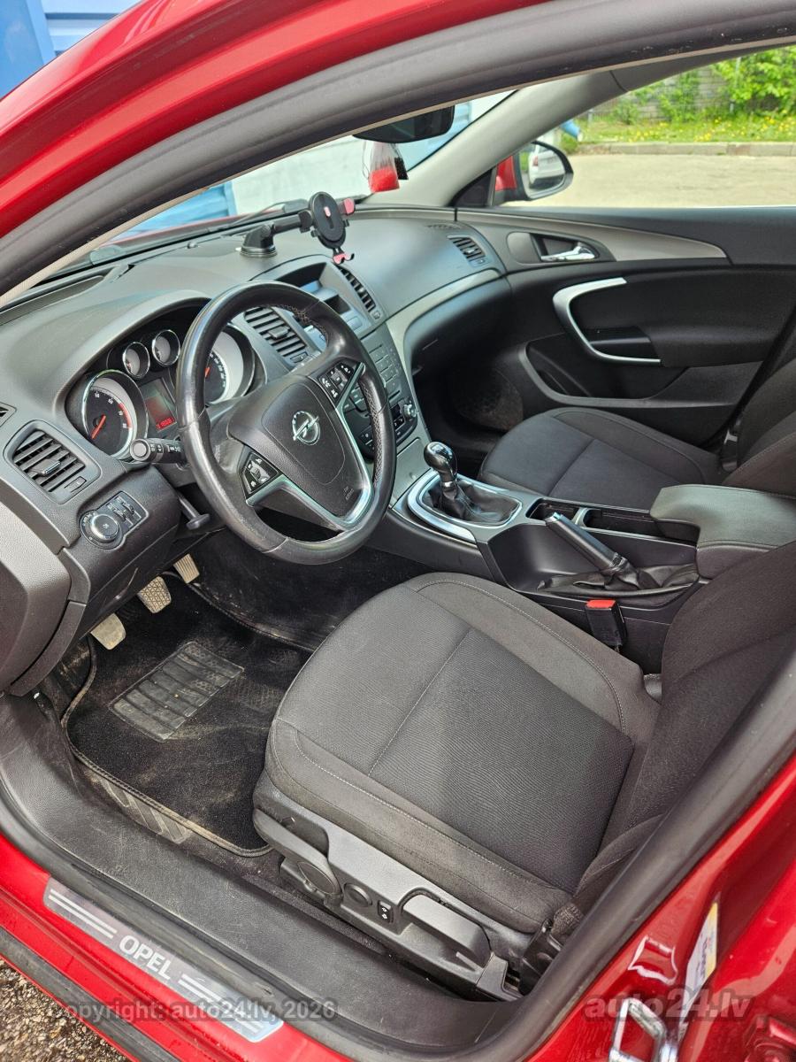 Opel Insignia 2010 in Tartu, with an engine capacity of 1.60 L and mileage of 319 thousand km for 2900 €, photo 7 on AUTOMOTO.COM.LV