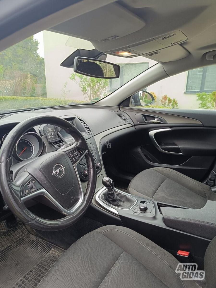 Opel Insignia 2010 in Siauliai, with an engine capacity of 2.00 L and mileage of 329 thousand km for 1700 €, photo 4 on AUTOMOTO.COM.LV