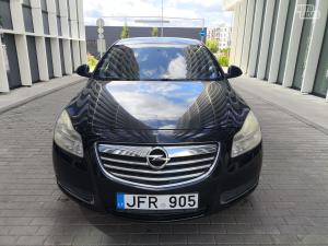 Opel Insignia 2010 in Vilnius, with an engine capacity of 2.00 L and mileage of 300 thousand km for 1150 €, photo 4 on AUTOMOTO.COM.LV