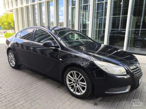 Opel Insignia 2010 in Vilnius, with an engine capacity of 2.00 L and mileage of 300 thousand km for 1050 €, photo 1 on AUTOMOTO.COM.LV