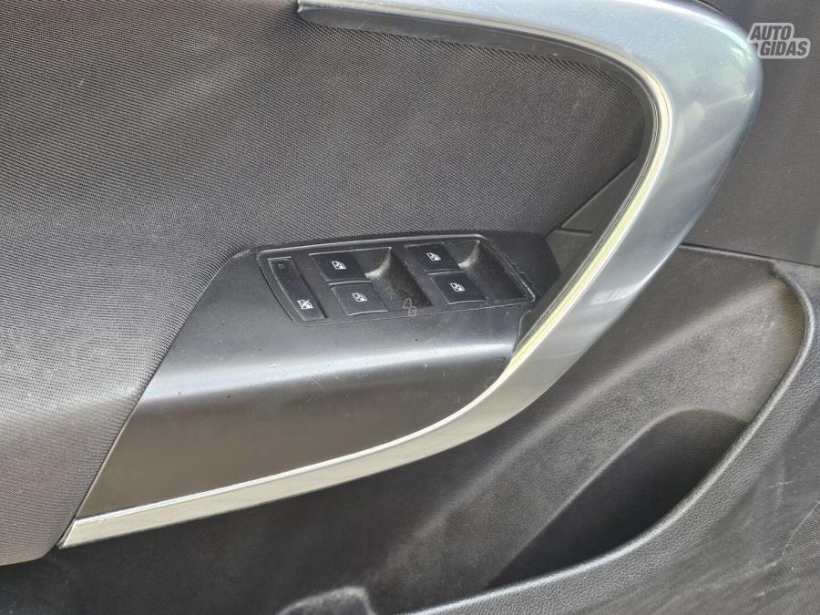 Opel Insignia 2011 Ariogala, ar dzinēja tilpumu 2.00 L un nobraukumu 220 tūkst. km par 4000 €, foto 13 vietnē AUTOMOTO.COM.LV