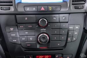 Opel Insignia 2012 in Kaunas, with an engine capacity of 2.00 L and mileage of 245 thousand km for 5490 €, photo 19 on AUTOMOTO.COM.LV