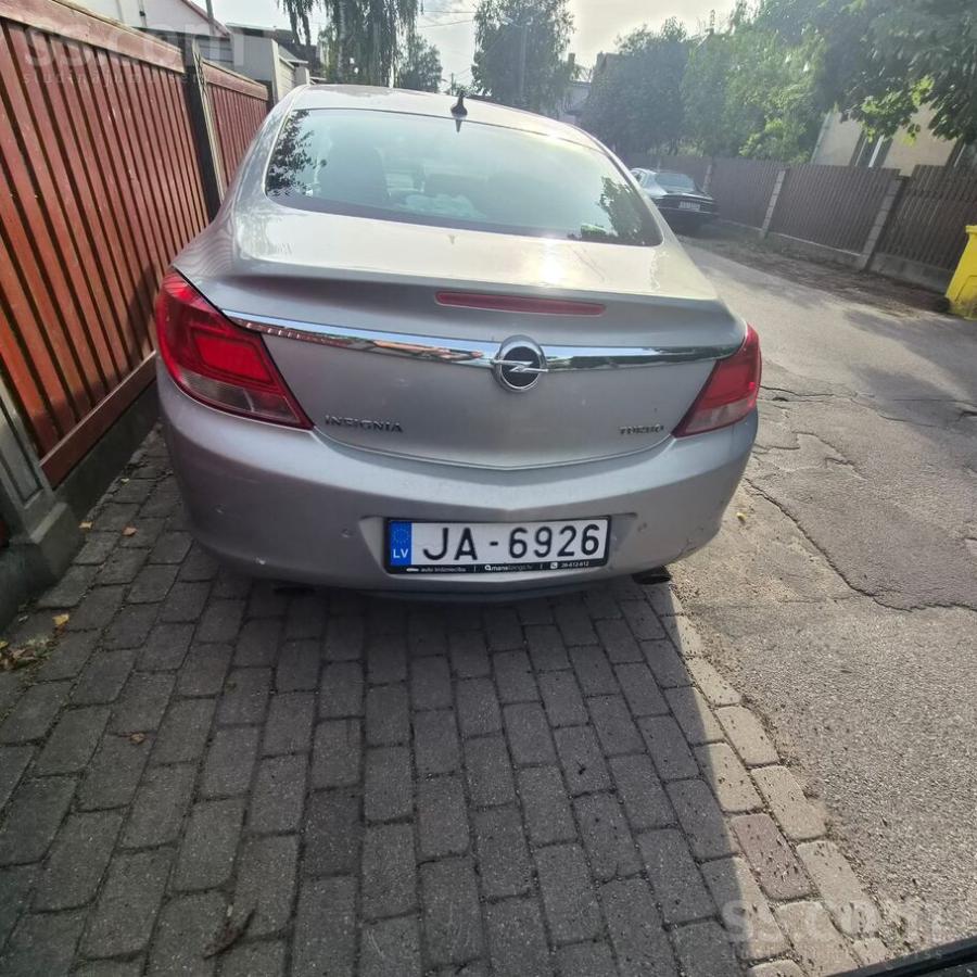 Opel Insignia 2012 in Riga, with an engine capacity of 2.00 L and mileage of 202 thousand km for 4250 €, photo 4 on AUTOMOTO.COM.LV