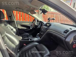 Opel Insignia 2012 in Riga, with an engine capacity of 2.00 L and mileage of 202 thousand km for 4250 €, photo 7 on AUTOMOTO.COM.LV