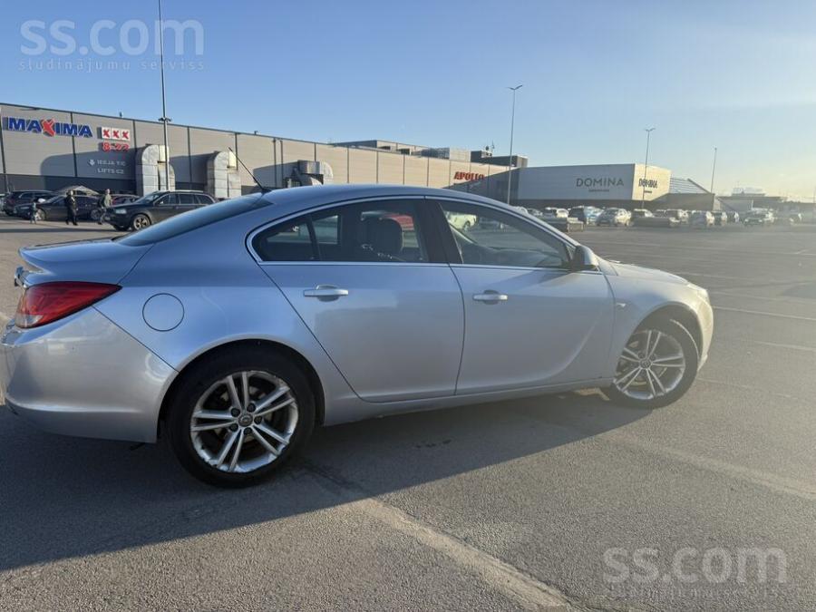 Opel Insignia 2013 in Riga, with an engine capacity of 2.00 L and mileage of 156 thousand km for 3500 €, photo 2 on AUTOMOTO.COM.LV