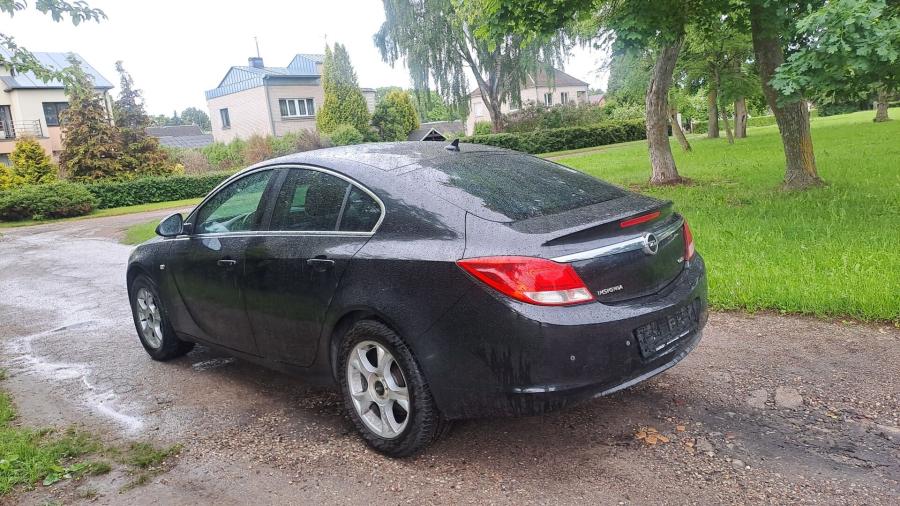 Opel Insignia 2013 in Vilnius, with an engine capacity of 2.00 L and mileage of 284 thousand km for 4450 €, photo 8 on AUTOMOTO.COM.LV