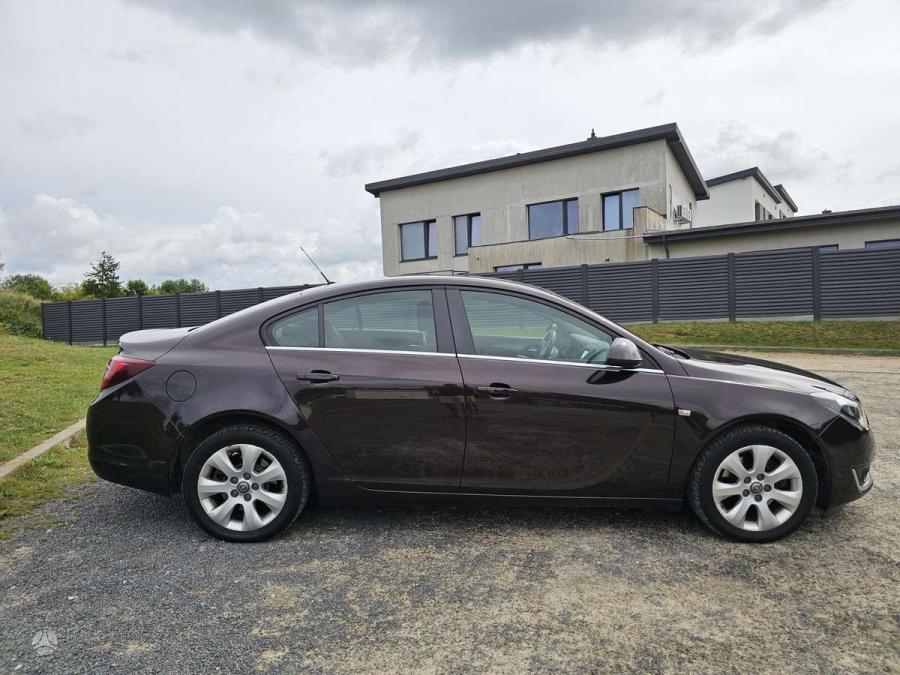 Opel Insignia 2014 in Vilnius, with an engine capacity of 1.96 L and mileage of 150 thousand km for 5949 €, photo 7 on AUTOMOTO.COM.LV