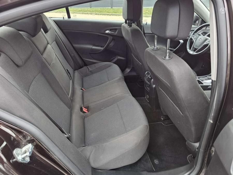 Opel Insignia 2014 in Vilnius, with an engine capacity of 1.96 L and mileage of 150 thousand km for 5949 €, photo 25 on AUTOMOTO.COM.LV