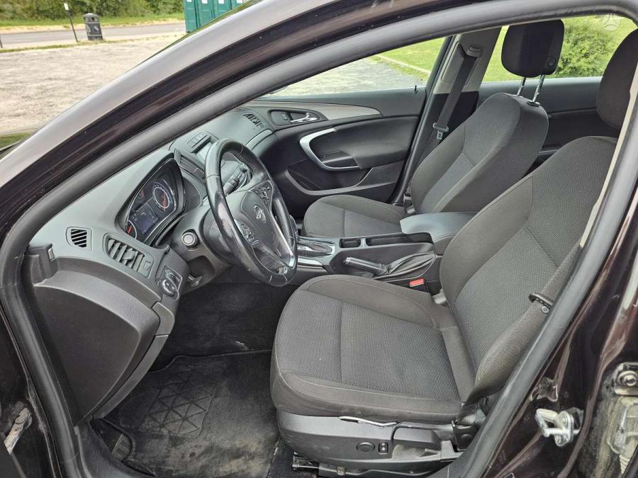 Opel Insignia 2014 in Vilnius, with an engine capacity of 1.96 L and mileage of 150 thousand km for 5949 €, photo 26 on AUTOMOTO.COM.LV
