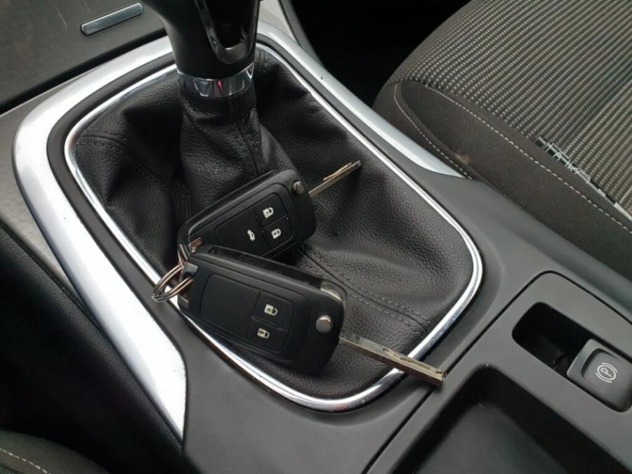 Opel Insignia 2015 Rīga, ar dzinēja tilpumu 2.00 L un nobraukumu 255 tūkst. km par 7950 €, foto 13 vietnē AUTOMOTO.COM.LV
