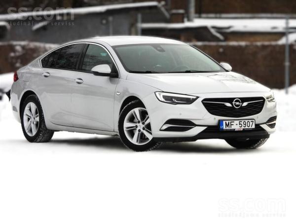 Opel Insignia 2017 in Riga, with an engine capacity of 2.00 L and mileage of 439 thousand km for 8990 €, photo 2 on AUTOMOTO.COM.LV