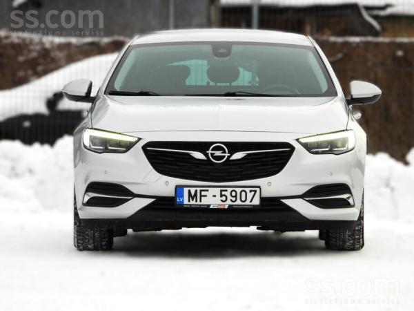 Opel Insignia 2017 in Riga, with an engine capacity of 2.00 L and mileage of 439 thousand km for 8990 €, photo 3 on AUTOMOTO.COM.LV